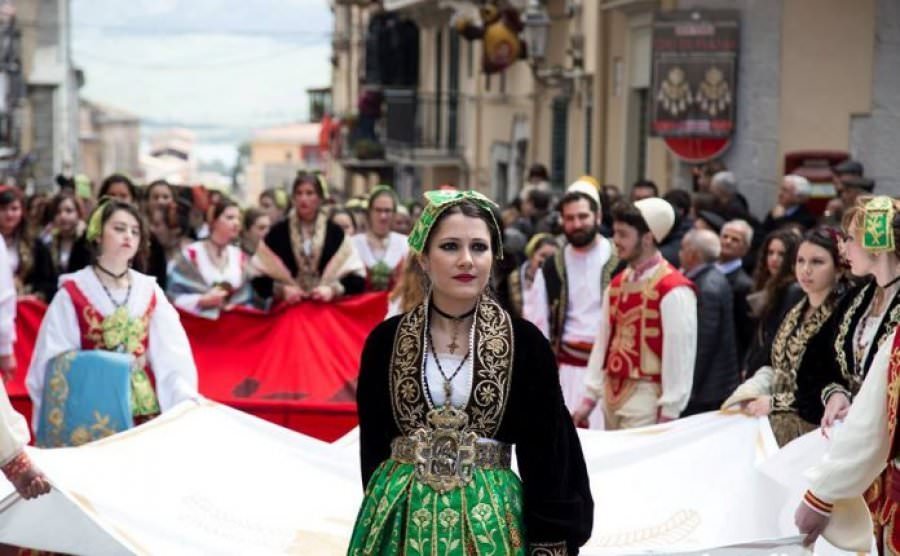 A Cosenza "Bukurìa Arbëreshe Kosenxë", la bellezza italo-albanese ...