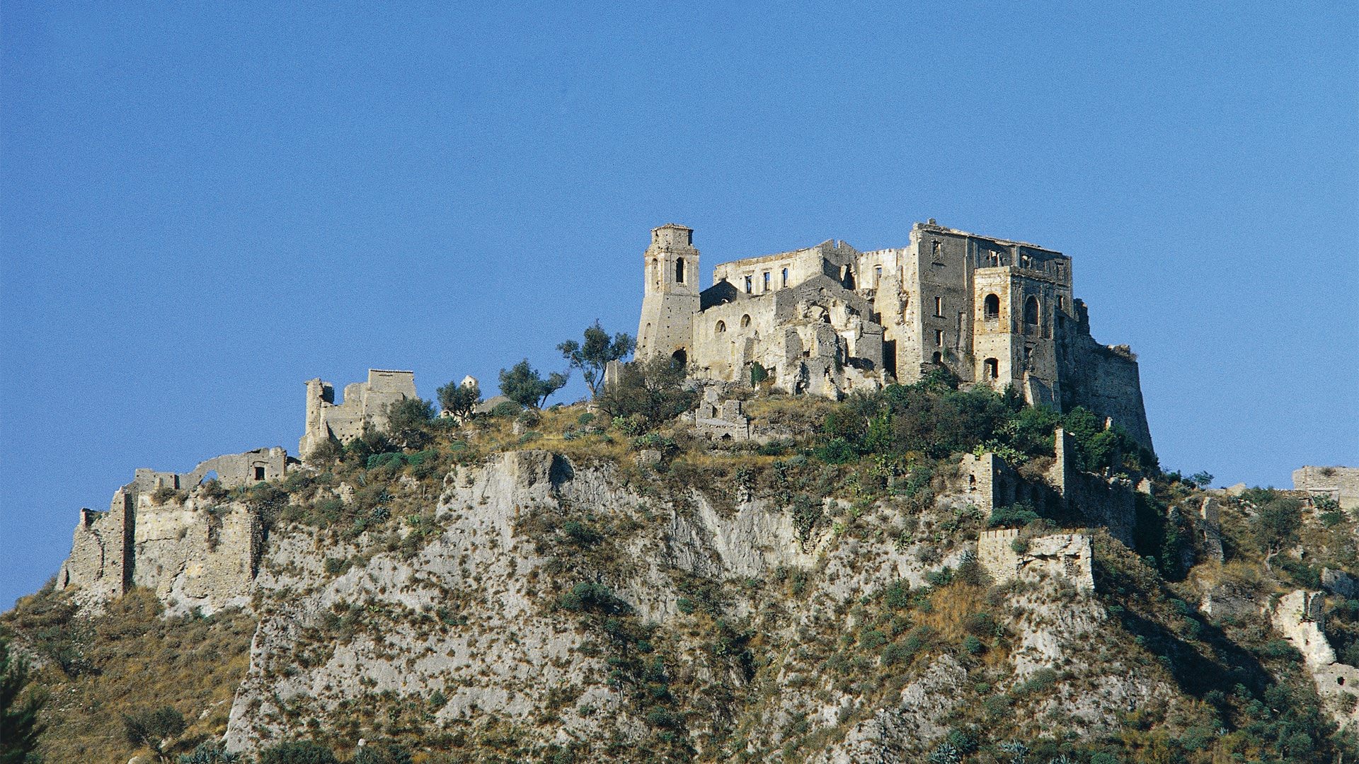 Roccella Jonica, un approdo da Bandiera Blu • Meraviglie di Calabria
