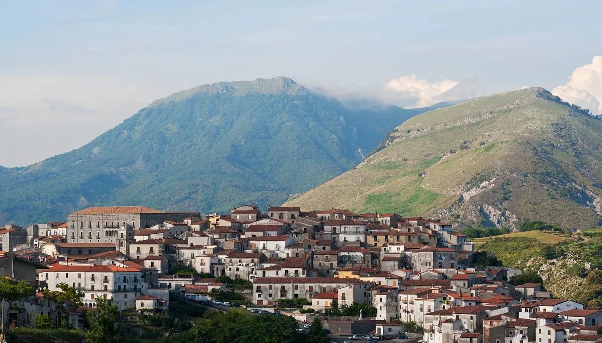 Aieta, il borgo tra i più belli d'Italia incastonato tra mare e ...