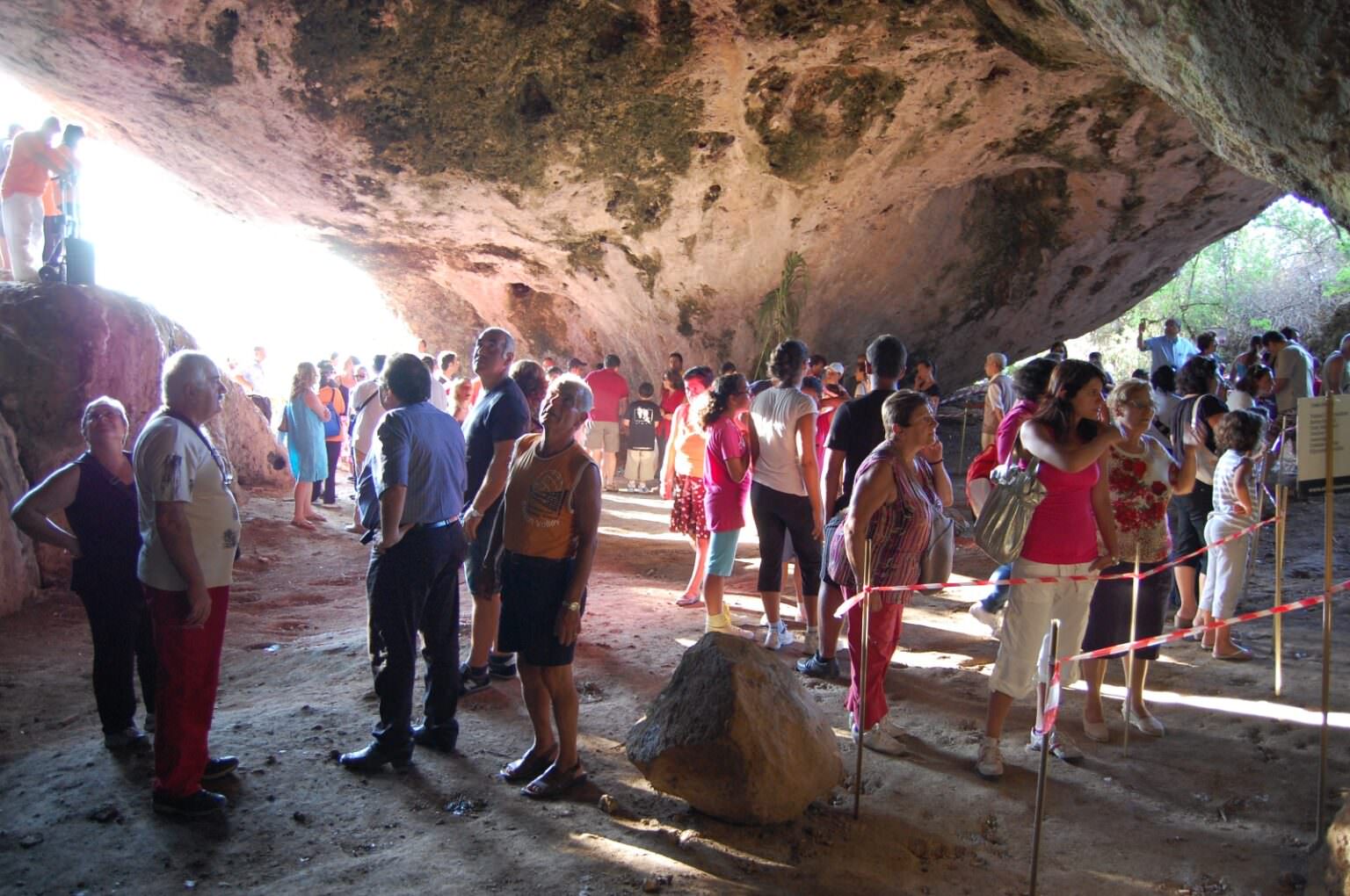 La Grotta di Trakina: scrigno di tesori antichi • Meraviglie di Calabria
