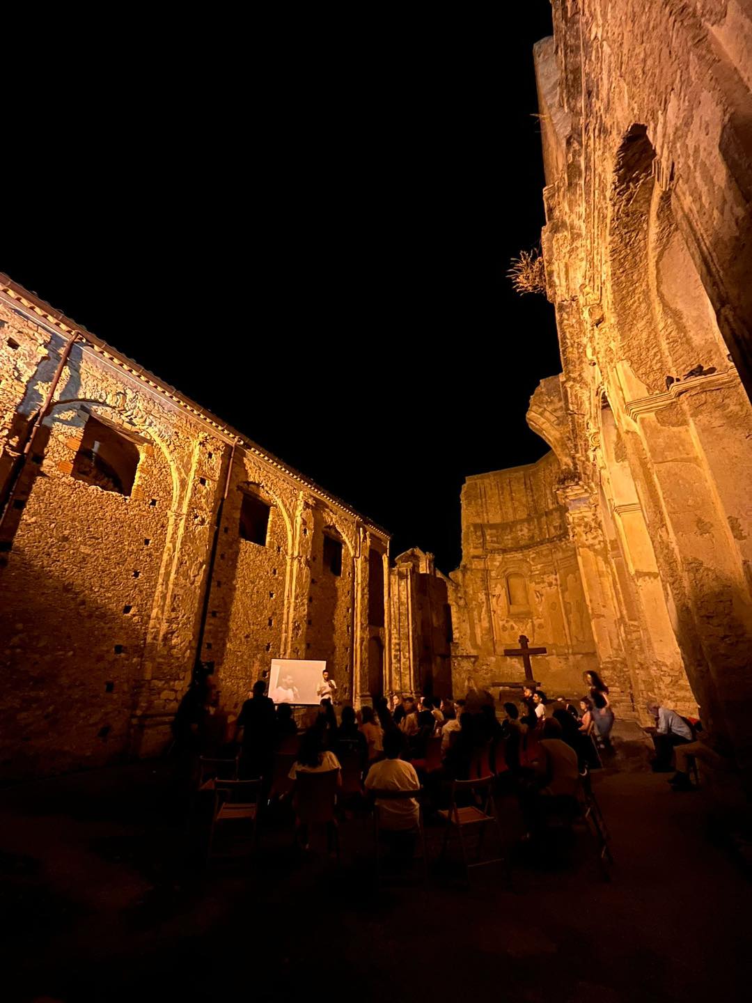 Simeri Crichi, su tanta bellezza è tempo di riaccendere le stelle ...