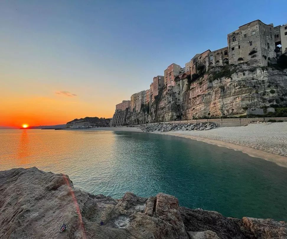 Turismo: borghi italiani in crescita, estate record anche per la ...